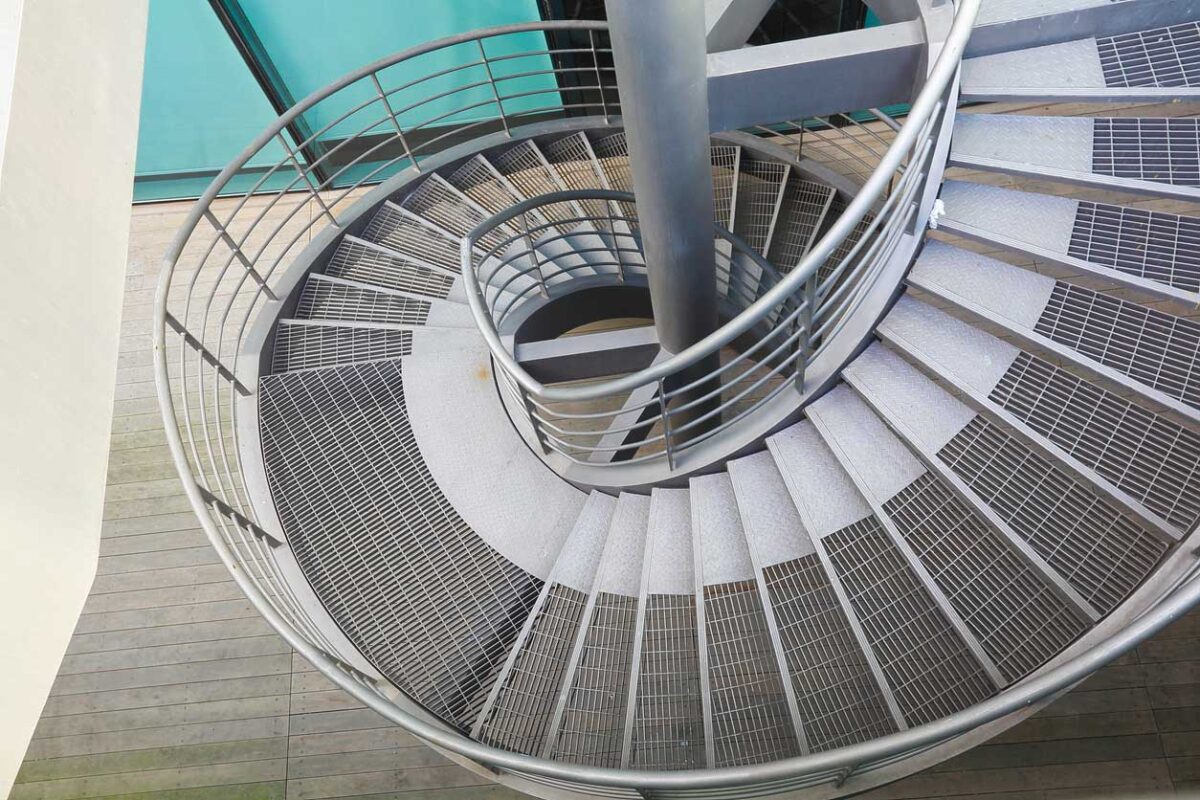 Heavy-Duty Steel Bar Grating - The Complete Guide - Borden Gratings